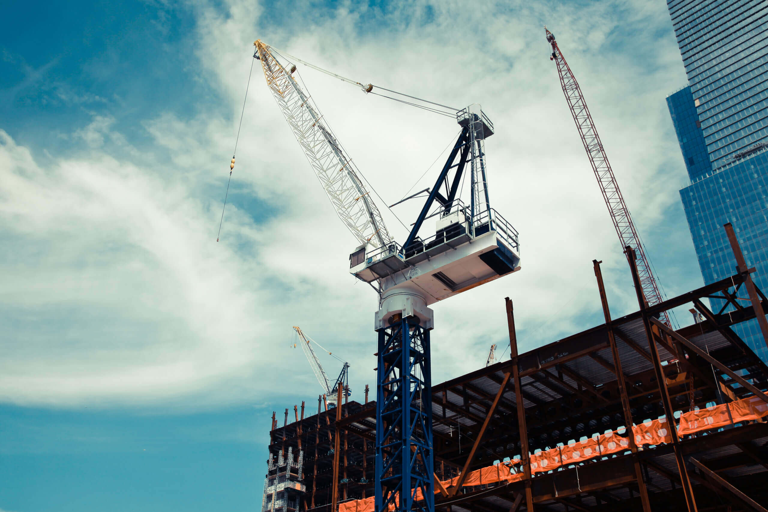 Crane Accident Injures 6 People In New York City - Deldar Legal ...